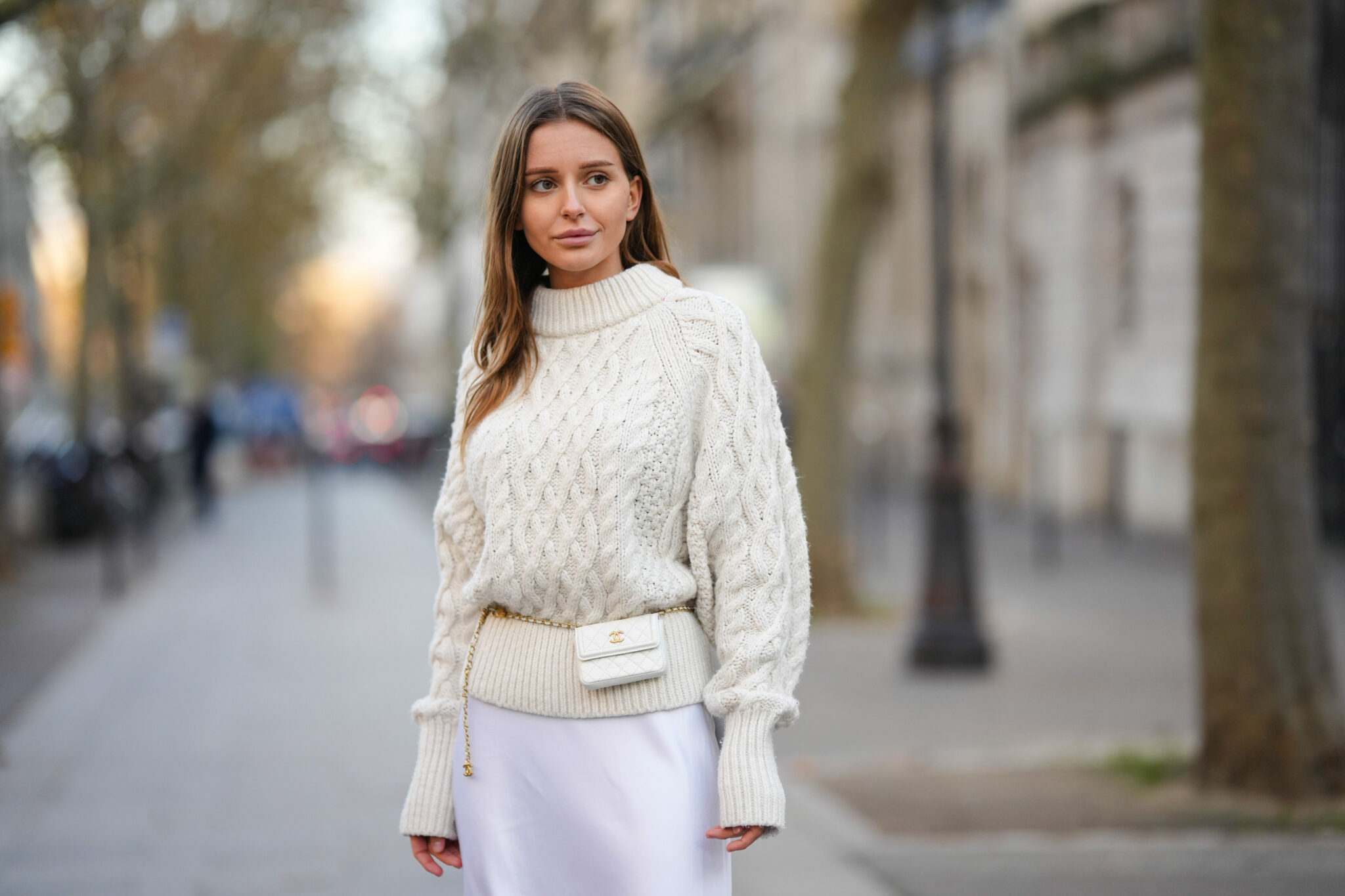 Jak nosić swetry oversize? Modne stylizacje trendsetterek - Modivo runway