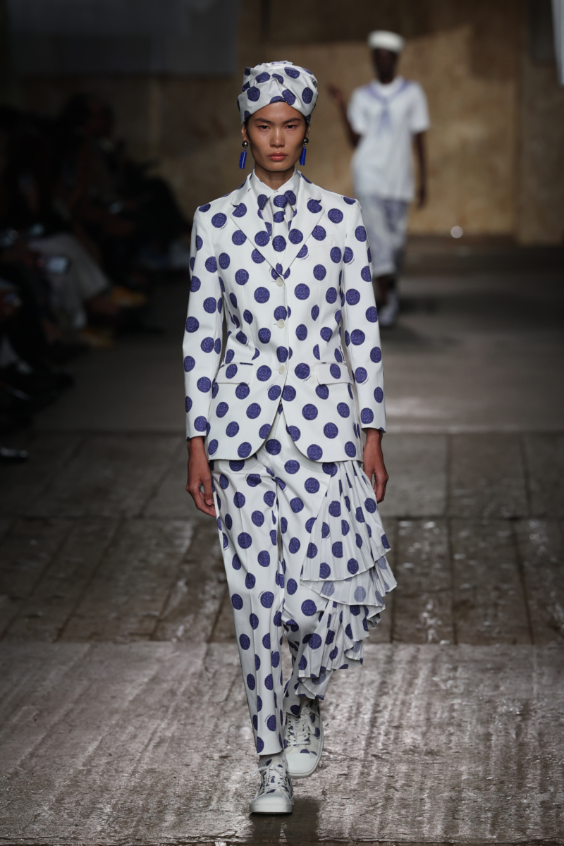 Modne wzory wiosna-lato 2025. Te printy to hity sezonu! - Modivo runway