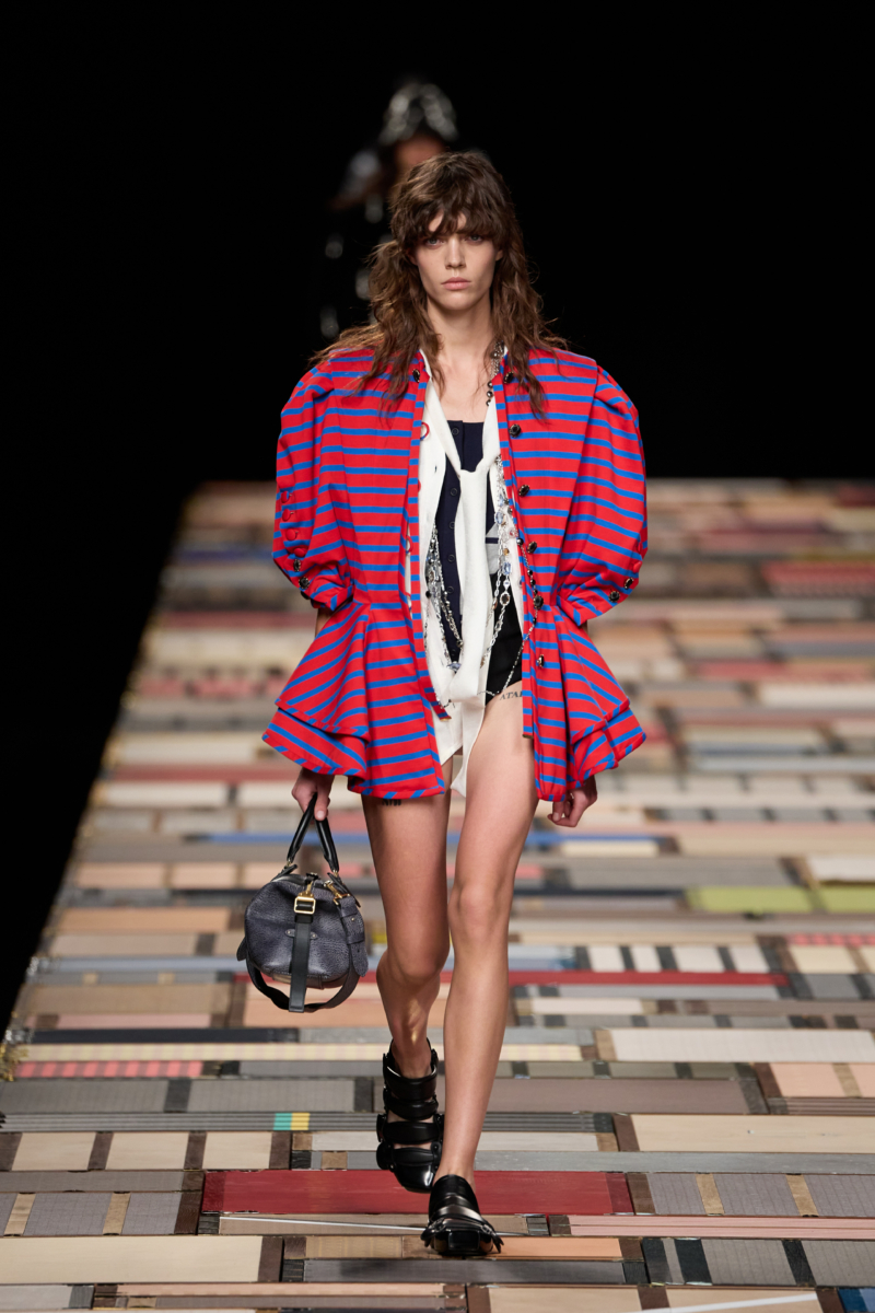 Modne wzory wiosna-lato 2025. Te printy to hity sezonu! - Modivo runway